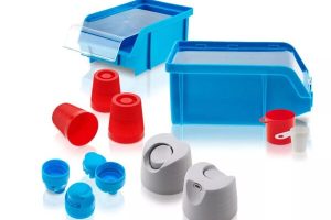 What is core pull in injection molding?